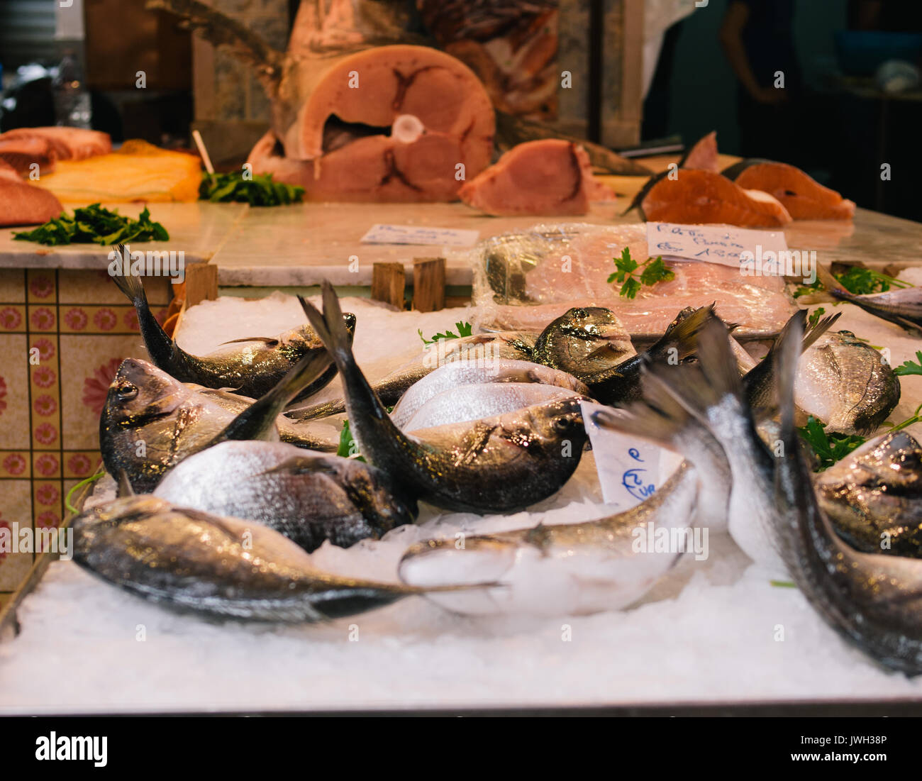 Fish for sale at a fish market Stock Photo - Alamy