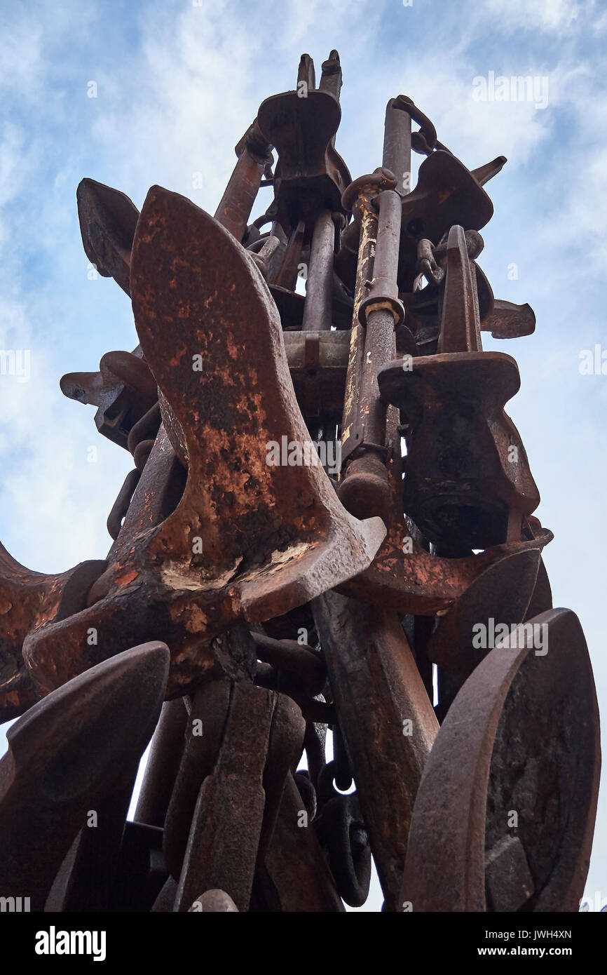 Iron anchors hi-res stock photography and images - Alamy
