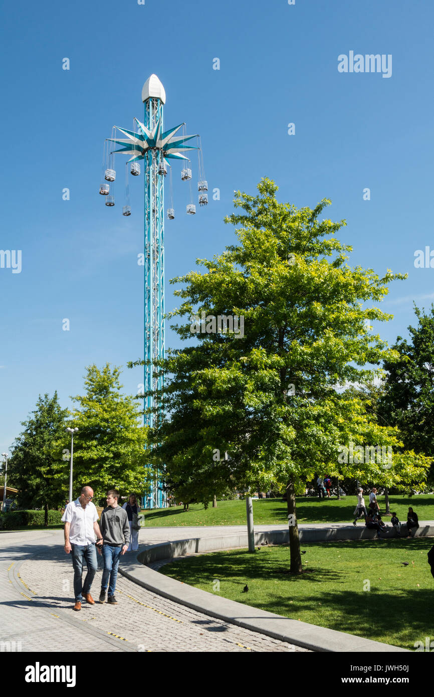 The Starflyer chair ride in Jubilee Gardens, South Bank, Waterloo ...