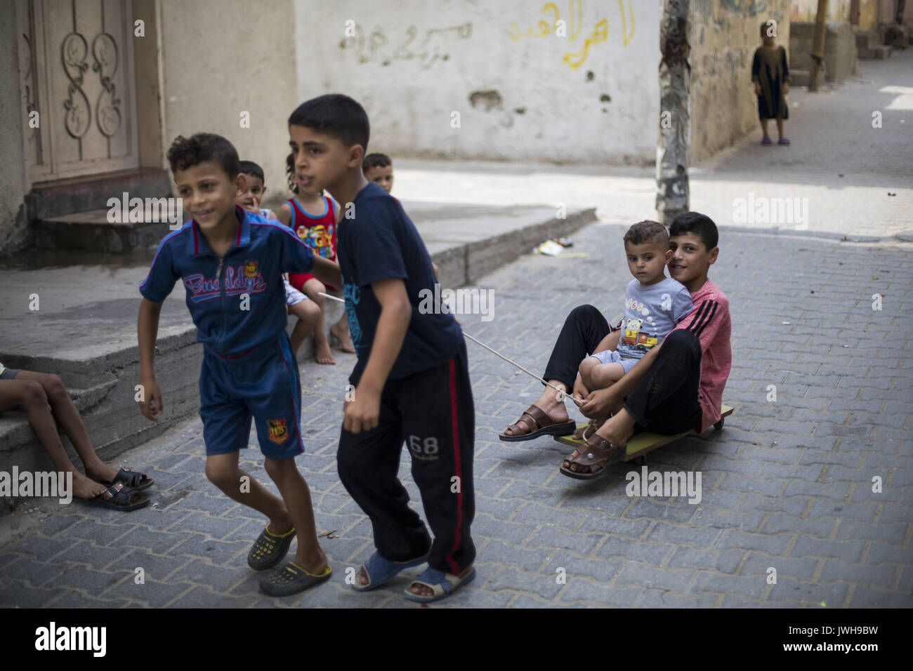 Gaza City, The Gaza Strip, Palestine. 12th Aug, 2017. Palestinian ...