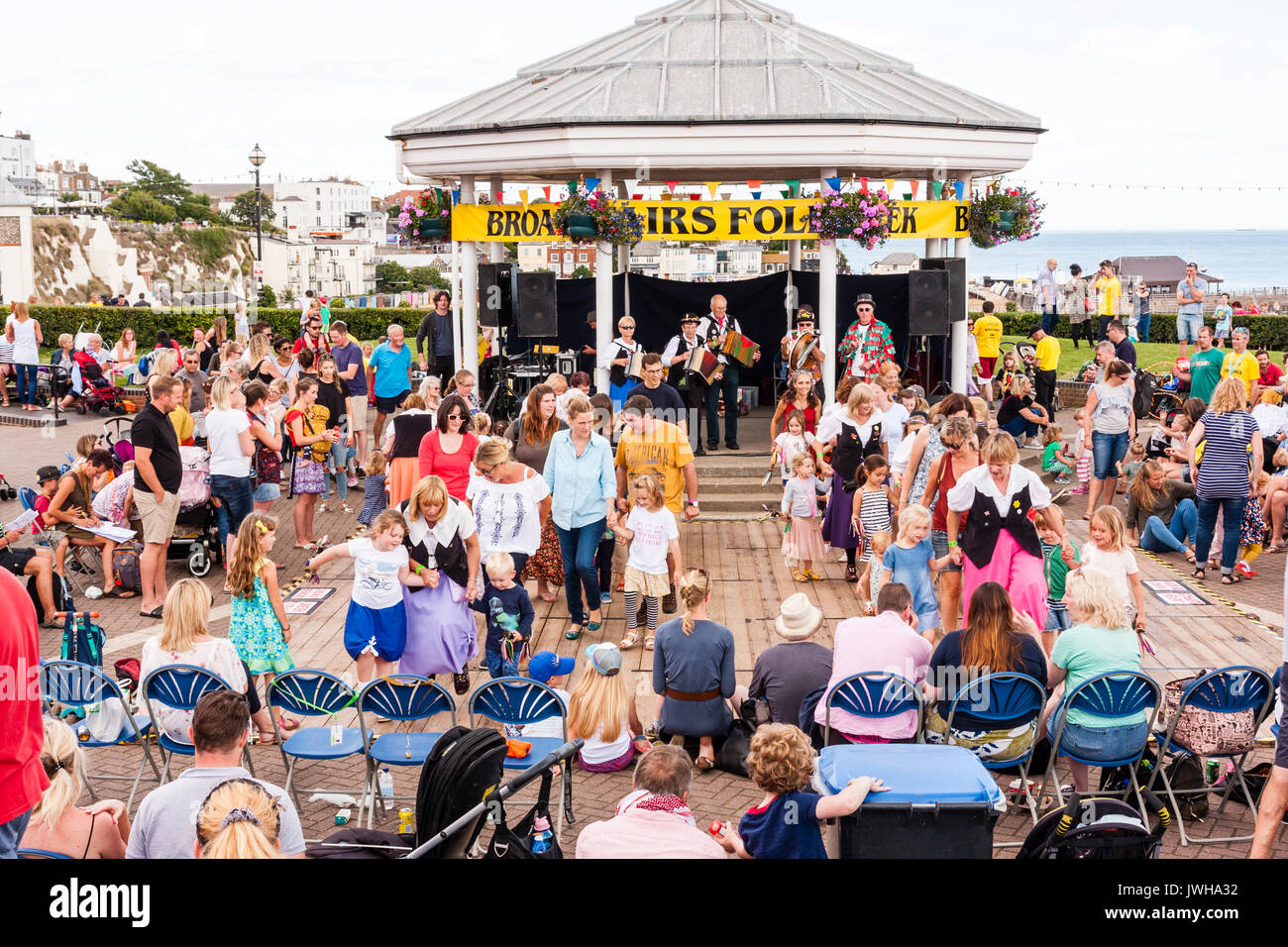 Folk musicians broadstairs folk festival hi-res stock photography and ...
