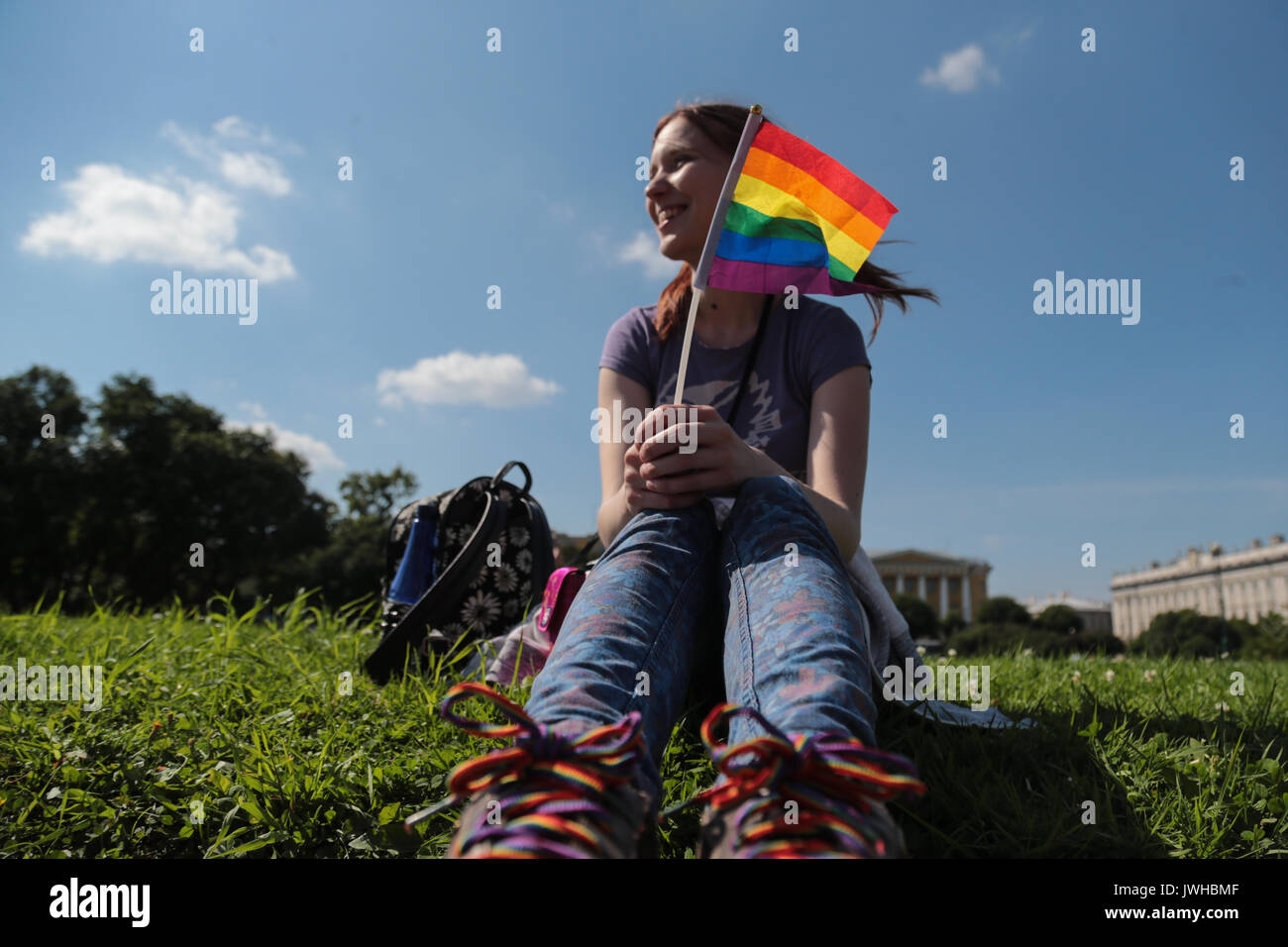 St. Petersburg, Russia. 12th Aug, 2017. A participant hold a small ...