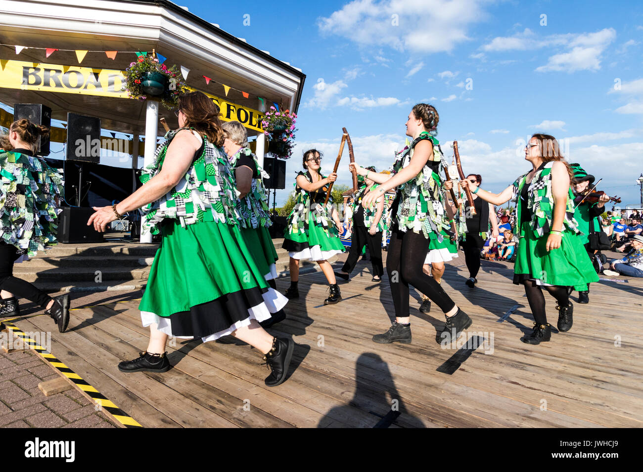 Ladies morris dancing hi-res stock photography and images - Alamy