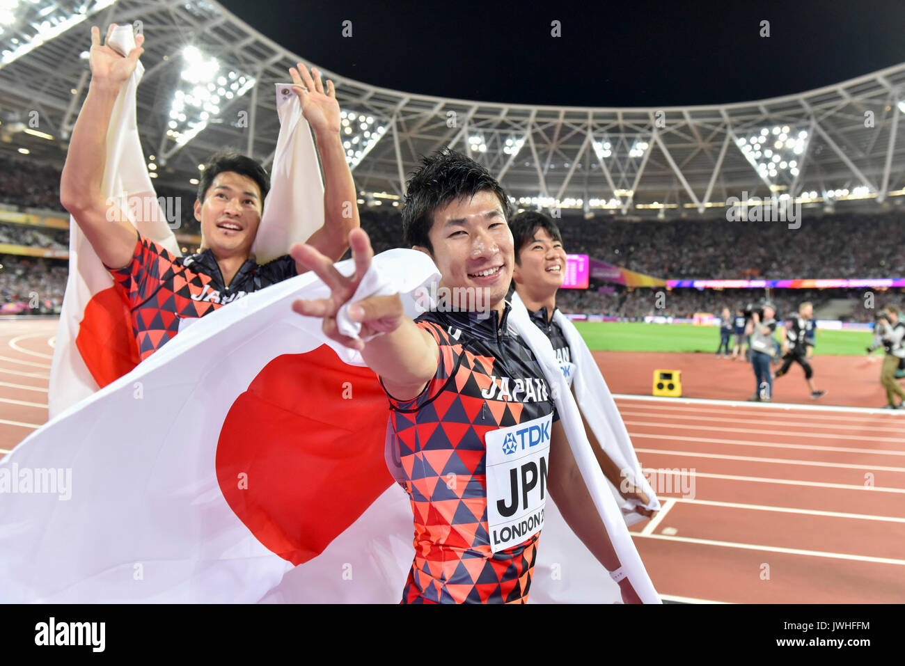 London, UK. 12 August 2017. Team Japan celebrate their third place in ...