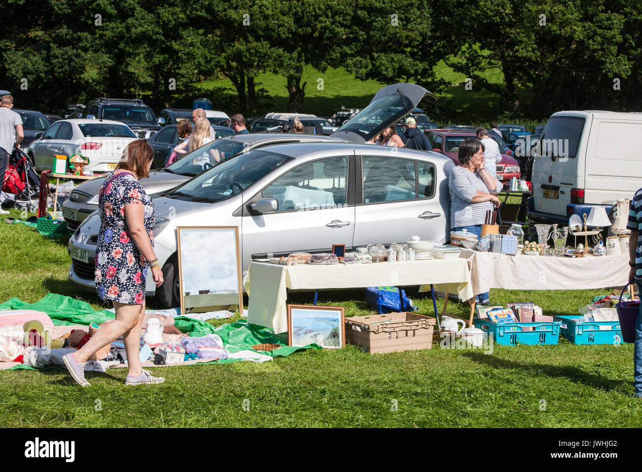 Tre'r-ddol village,Ceredigion, Wales, UK. 13th August, 2017. Sunday car ...