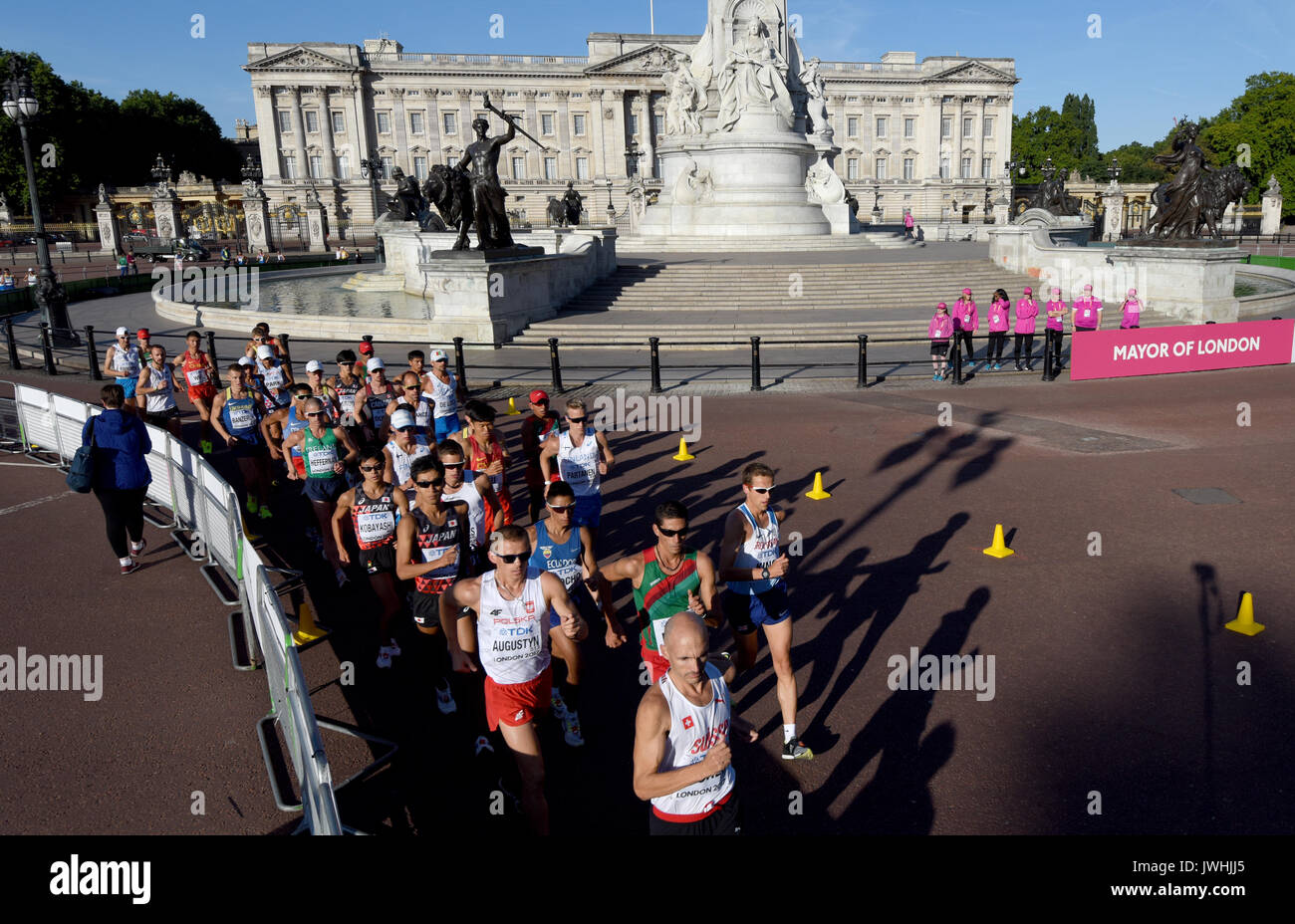London, UK. 13th Aug, 2017. Competitors in the 50 kilometre marathon at ...