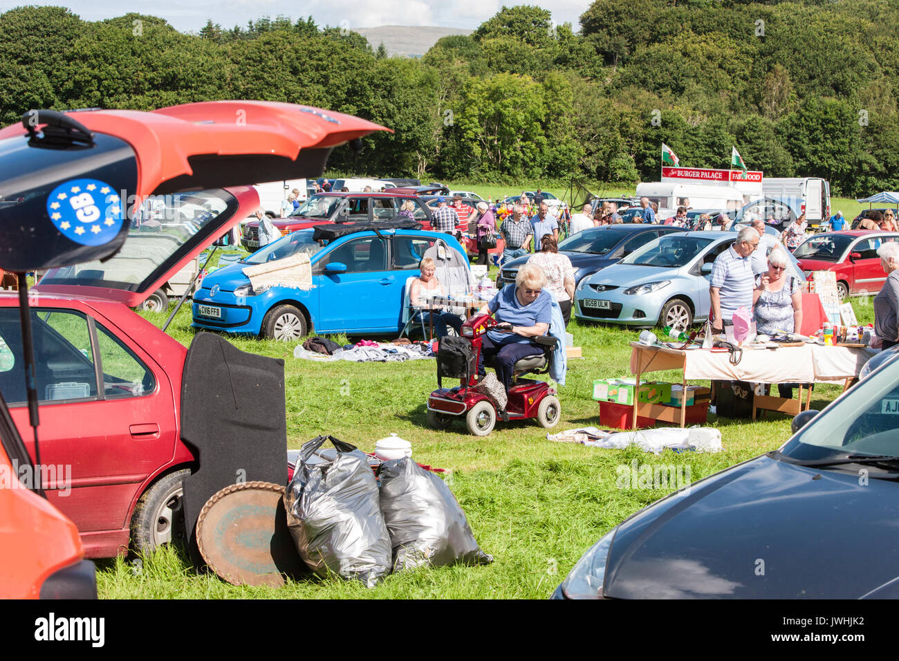 Tre'r-ddol village,Ceredigion, Wales, UK. 13th August, 2017. Sunday car ...