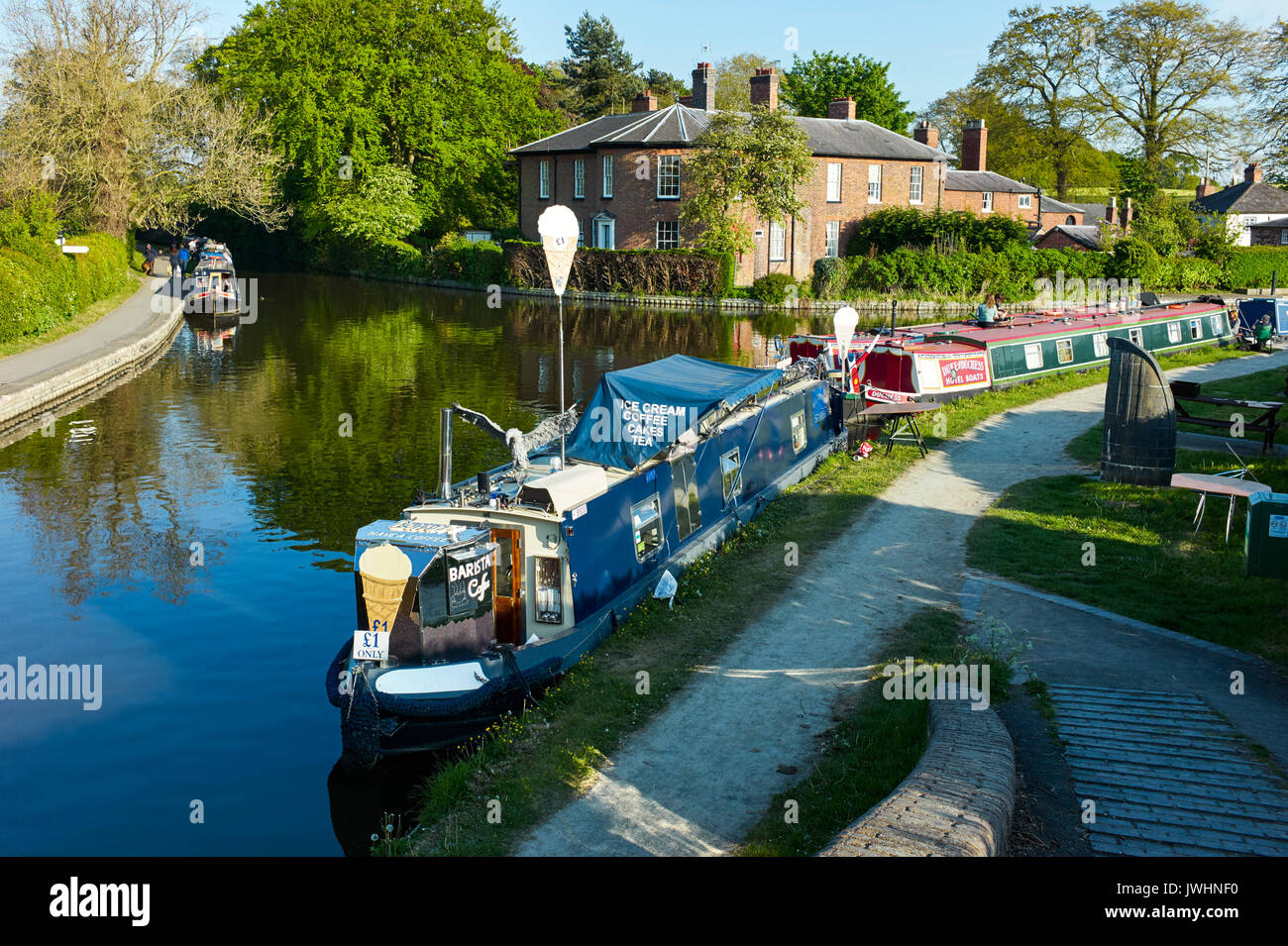 Llangollen canal ellesmere hi-res stock photography and images - Alamy