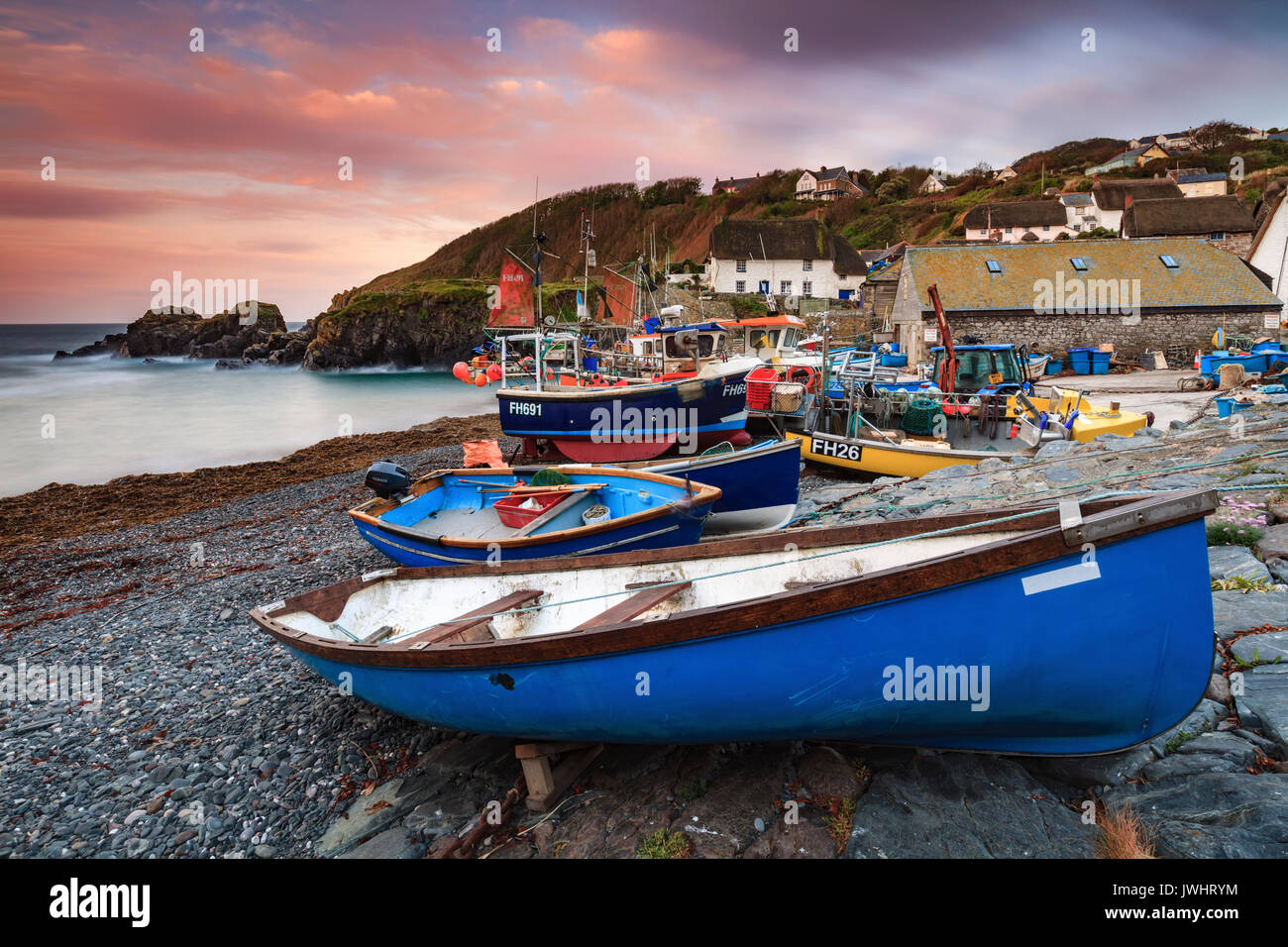 Cadgwith sunrise hi-res stock photography and images - Alamy