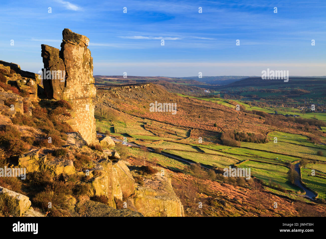 Curber Edge in the Peak District National Park, with Baslow Edge and ...