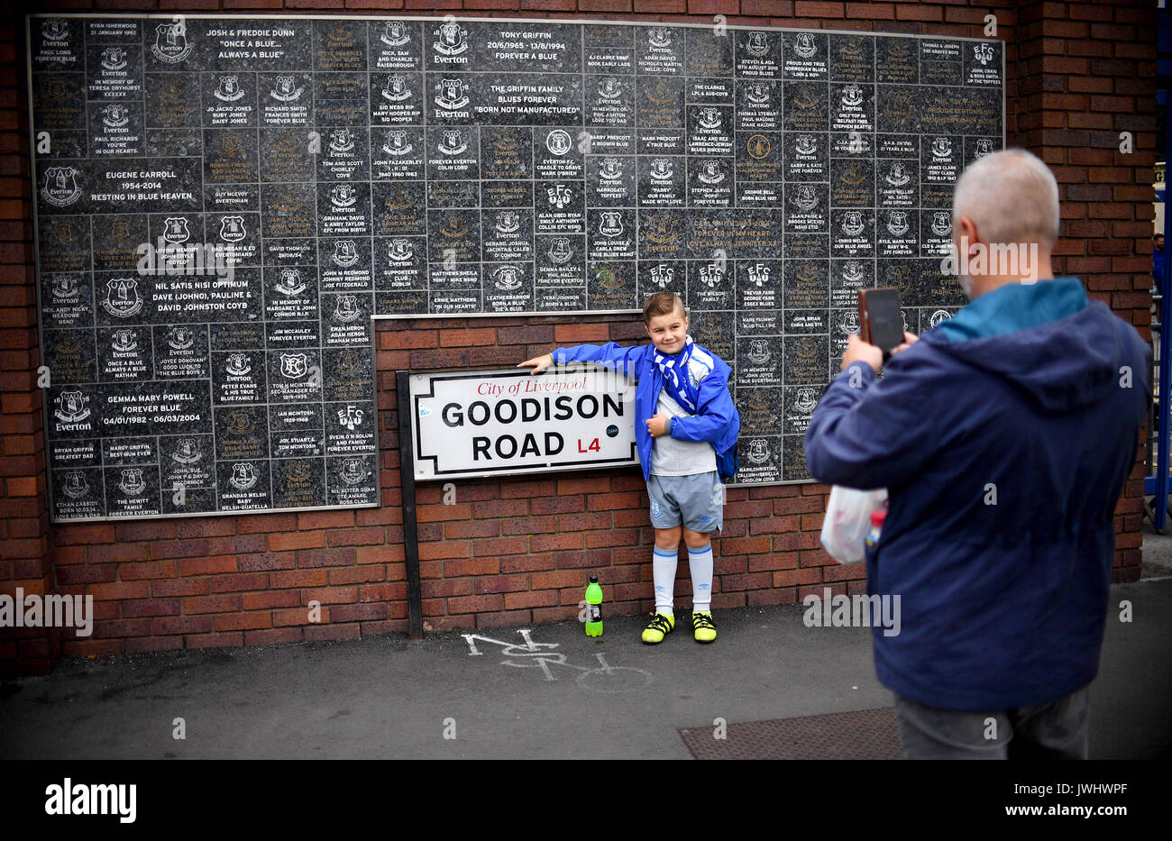 Fans outside the stadium before the Premier League match at Goodison ...