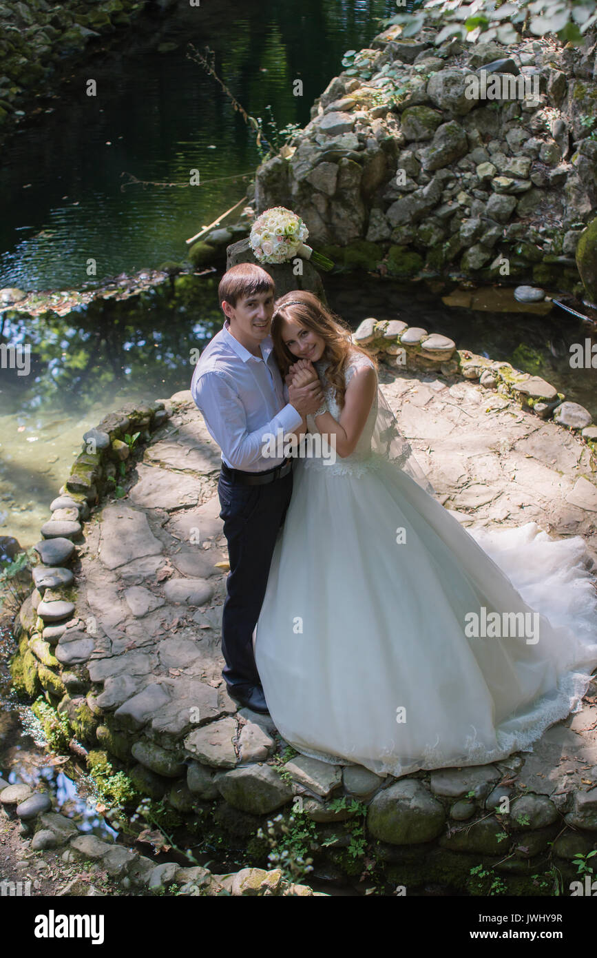 Beautiful married couple in the wedding day Stock Photo - Alamy