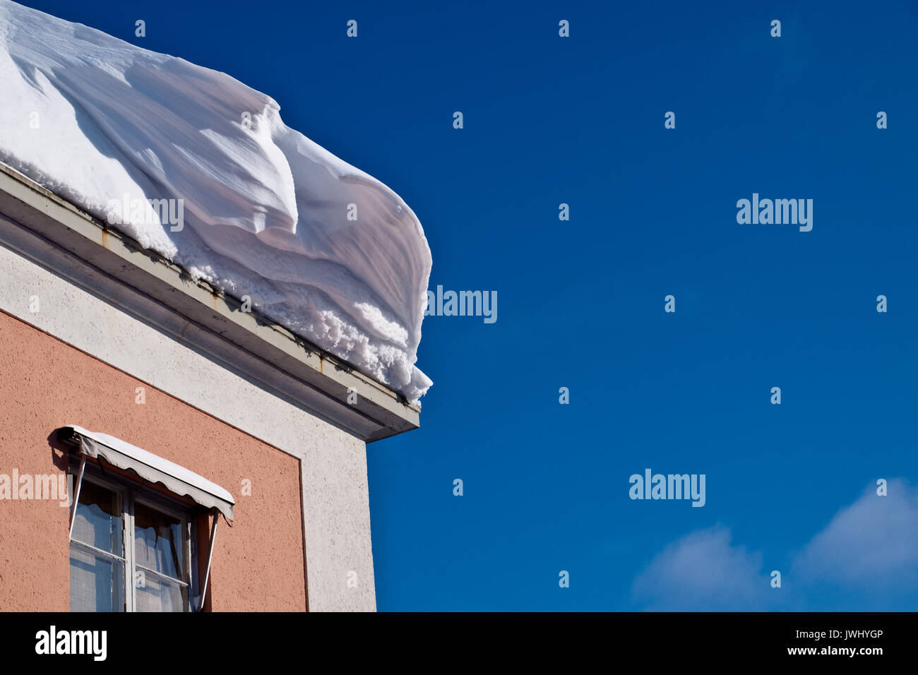 Snow overhang hi-res stock photography and images - Alamy