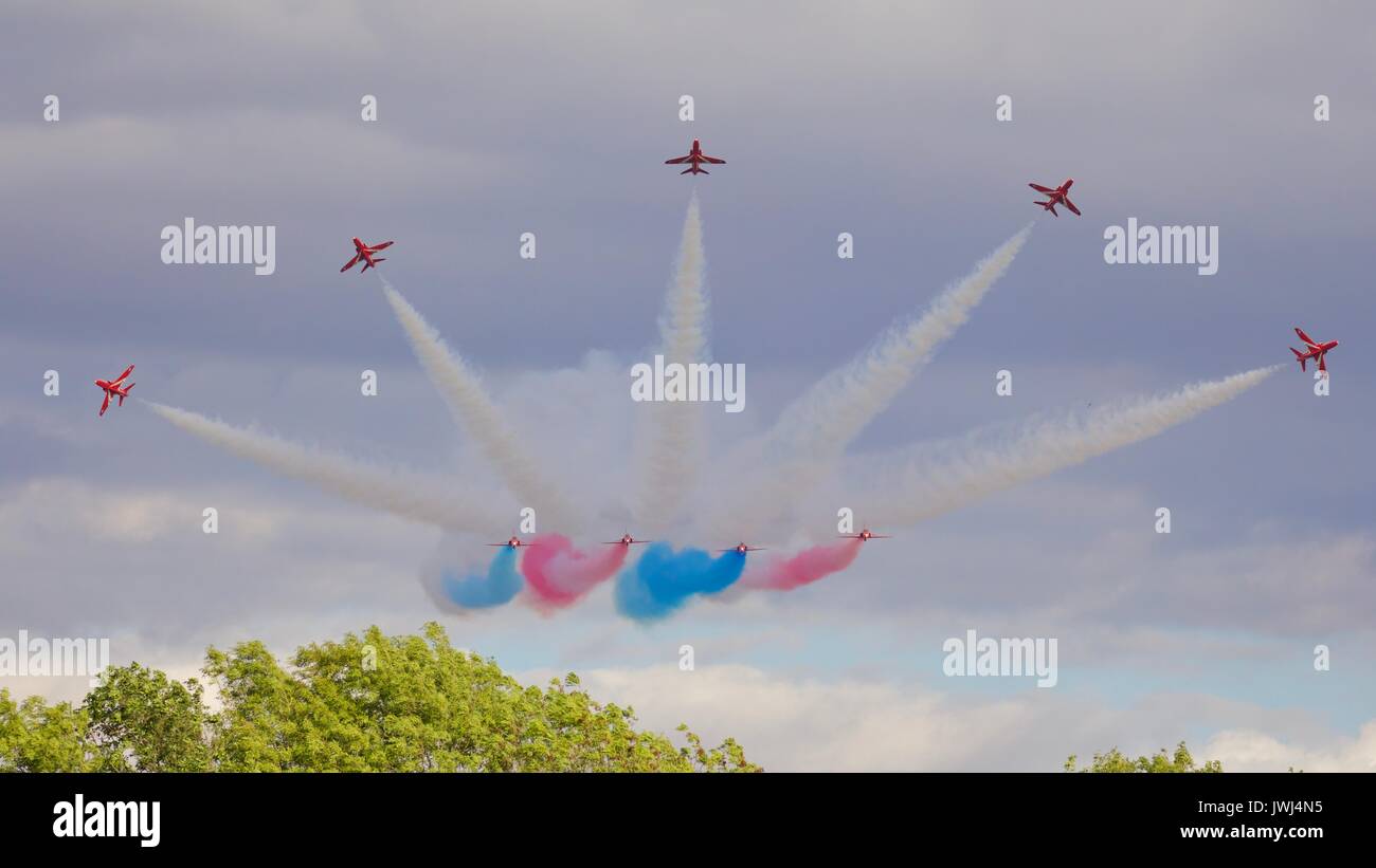Raf red arrow hawks hi-res stock photography and images - Alamy