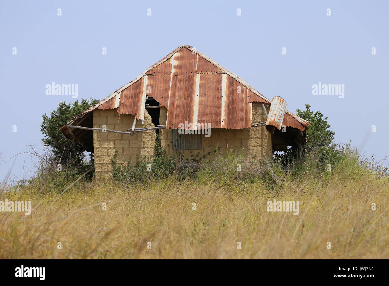 Clay hut hi-res stock photography and images - Alamy