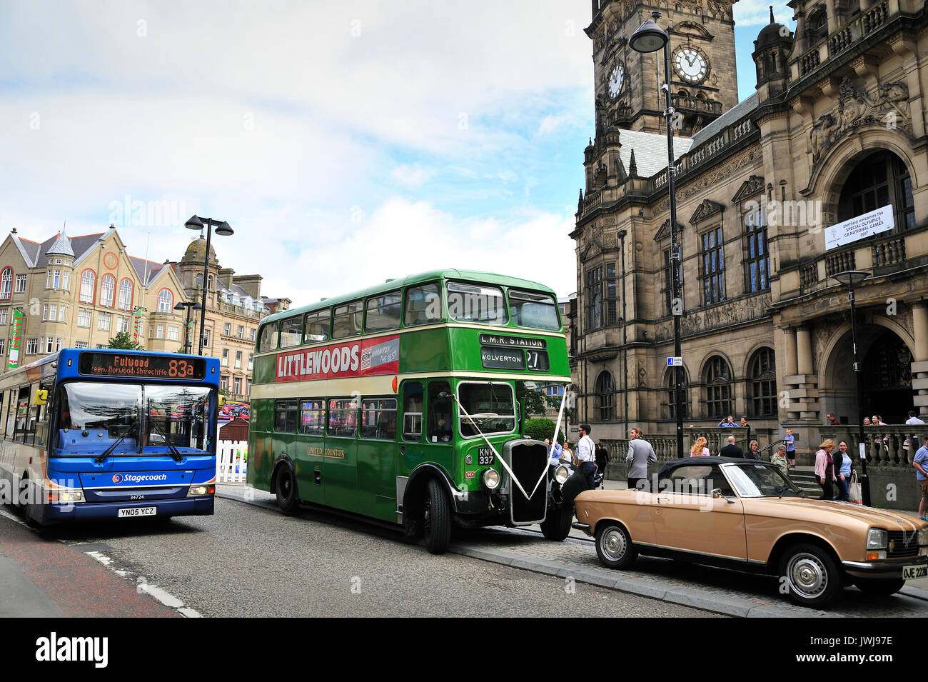 Sheffield bus hi-res stock photography and images - Alamy
