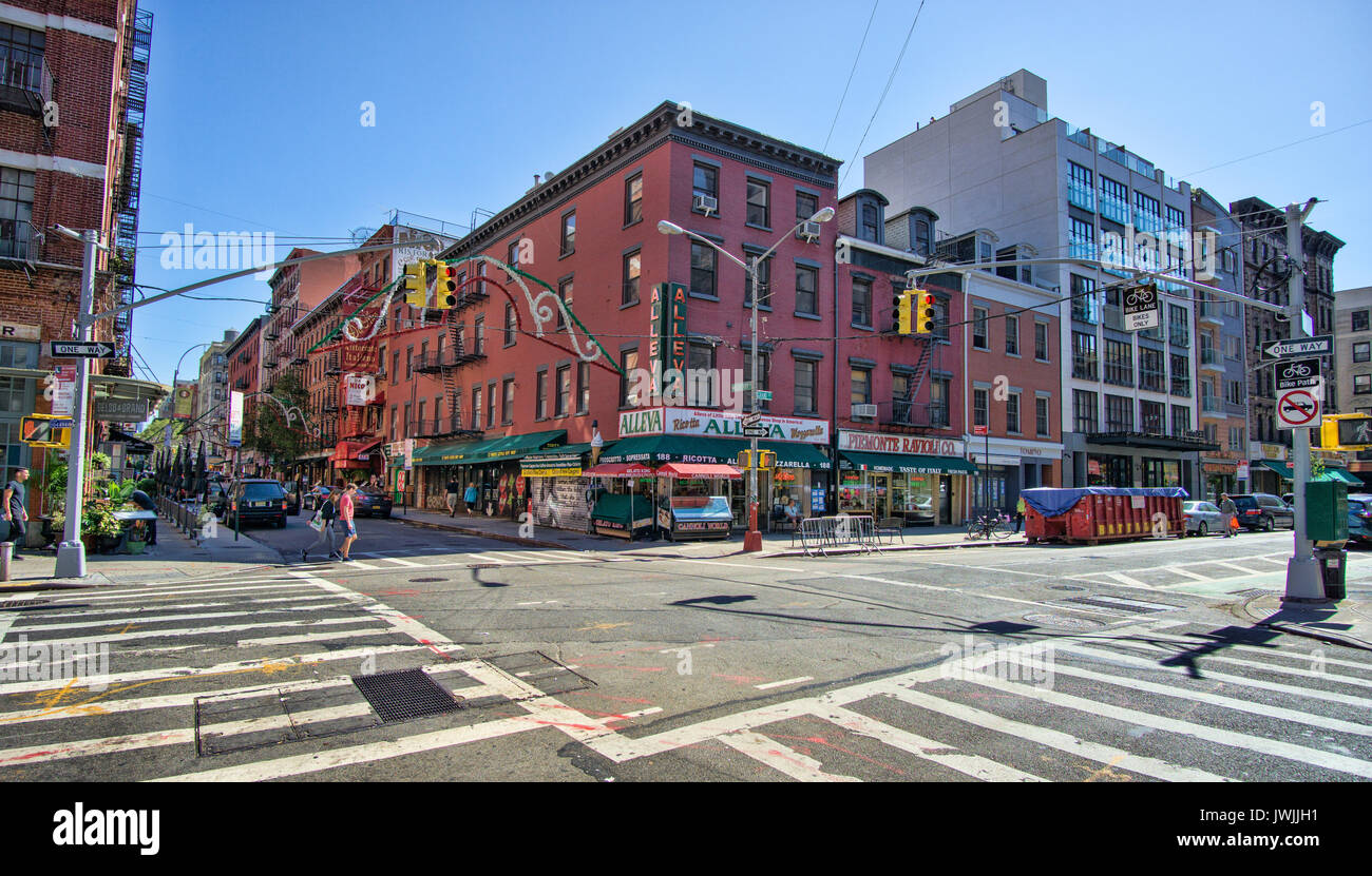 Signs little italy hi-res stock photography and images - Alamy