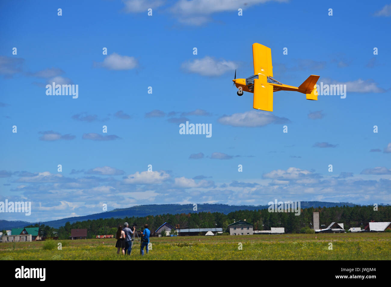 Fast low altitude flight over hi-res stock photography and images - Alamy