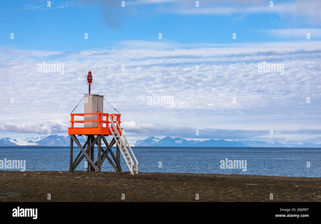Svalbard mountains hi-res stock photography and images - Alamy