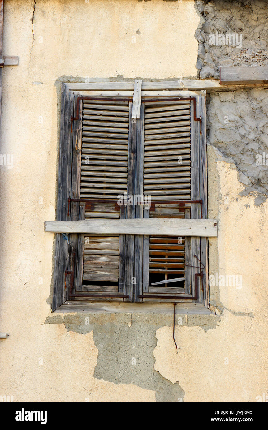 Old windows with shutters hi-res stock photography and images - Alamy