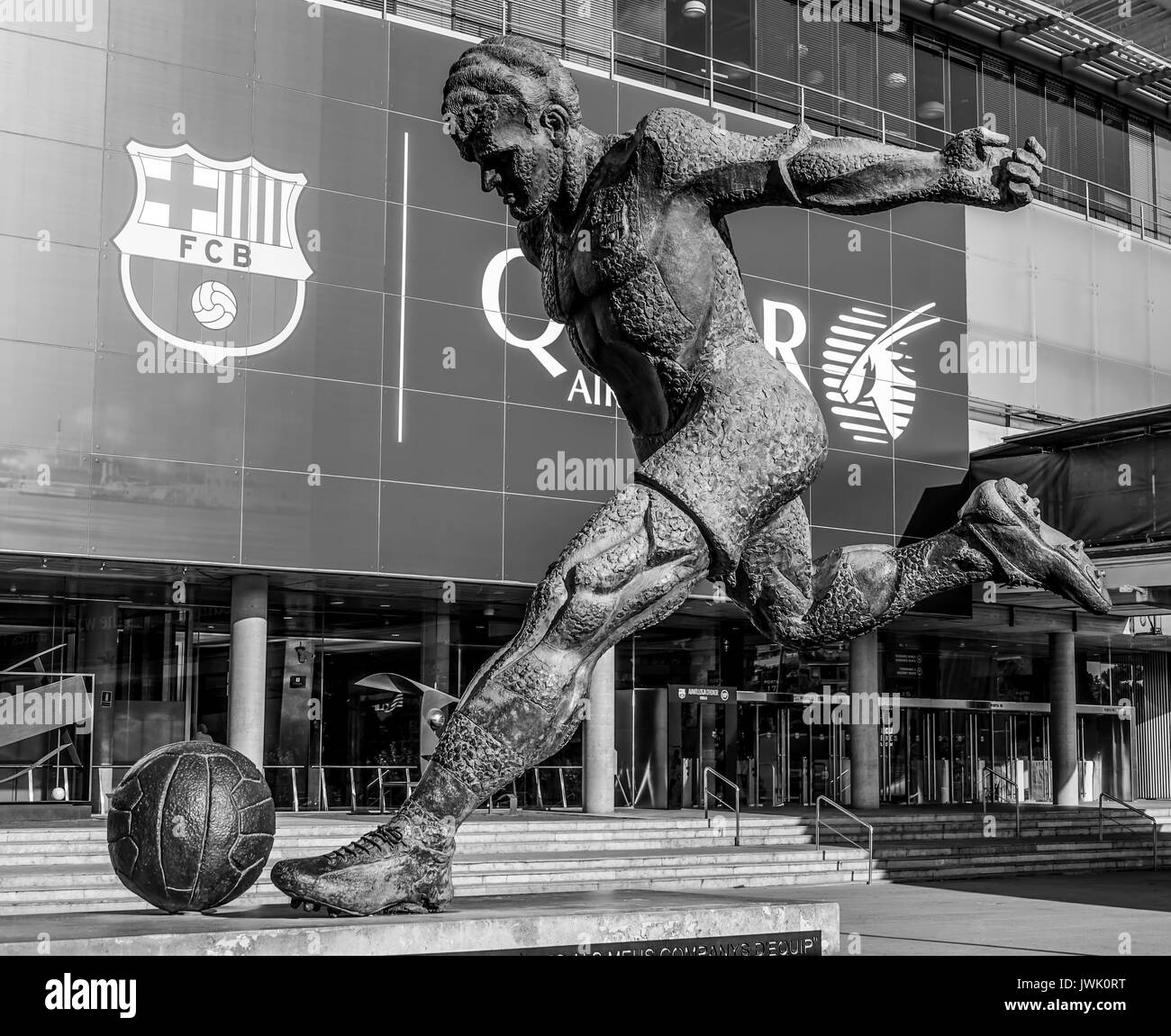 Camp nou barcelona statue soccer Black and White Stock Photos & Images ...