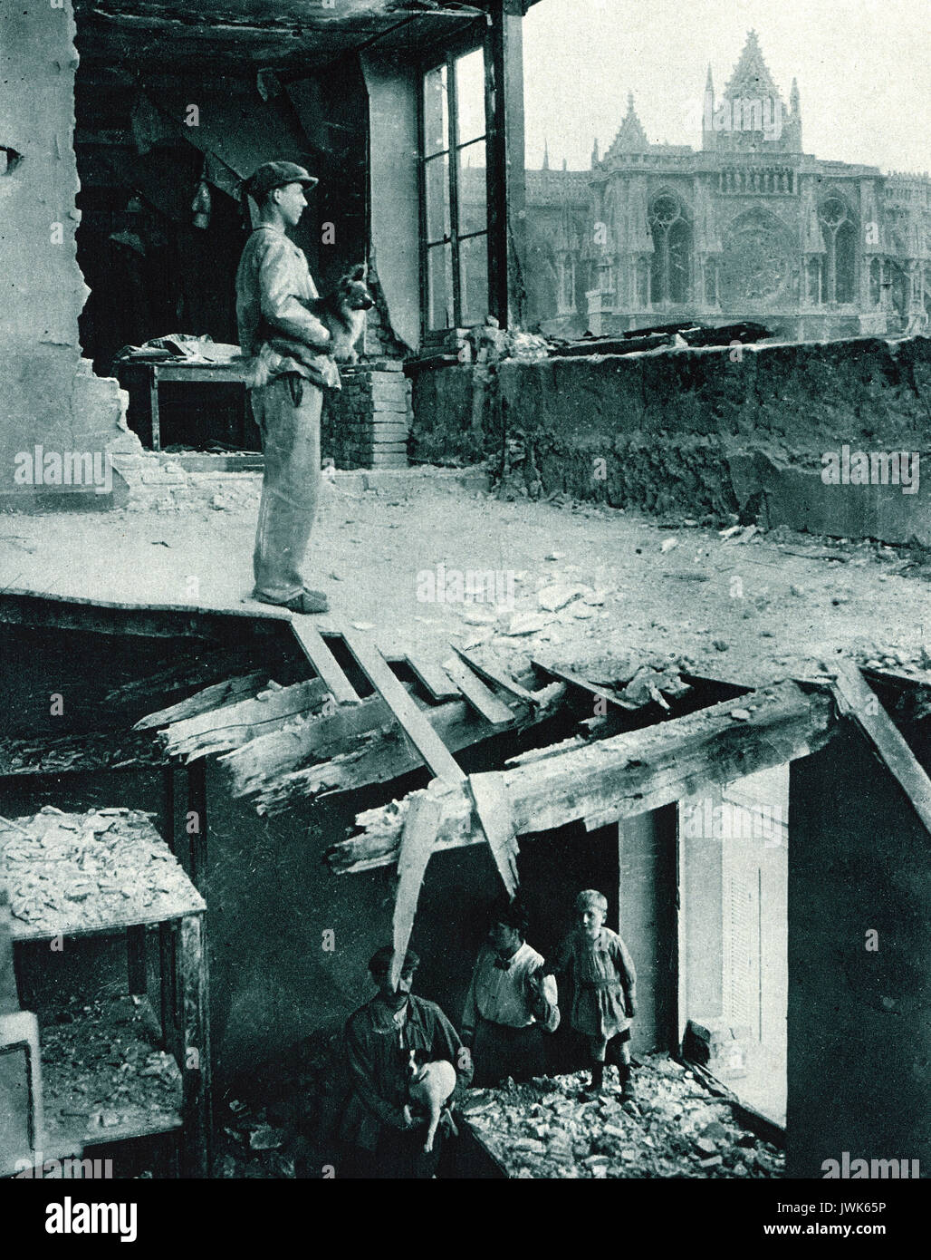 Shattered house near cathedral hi-res stock photography and images - Alamy