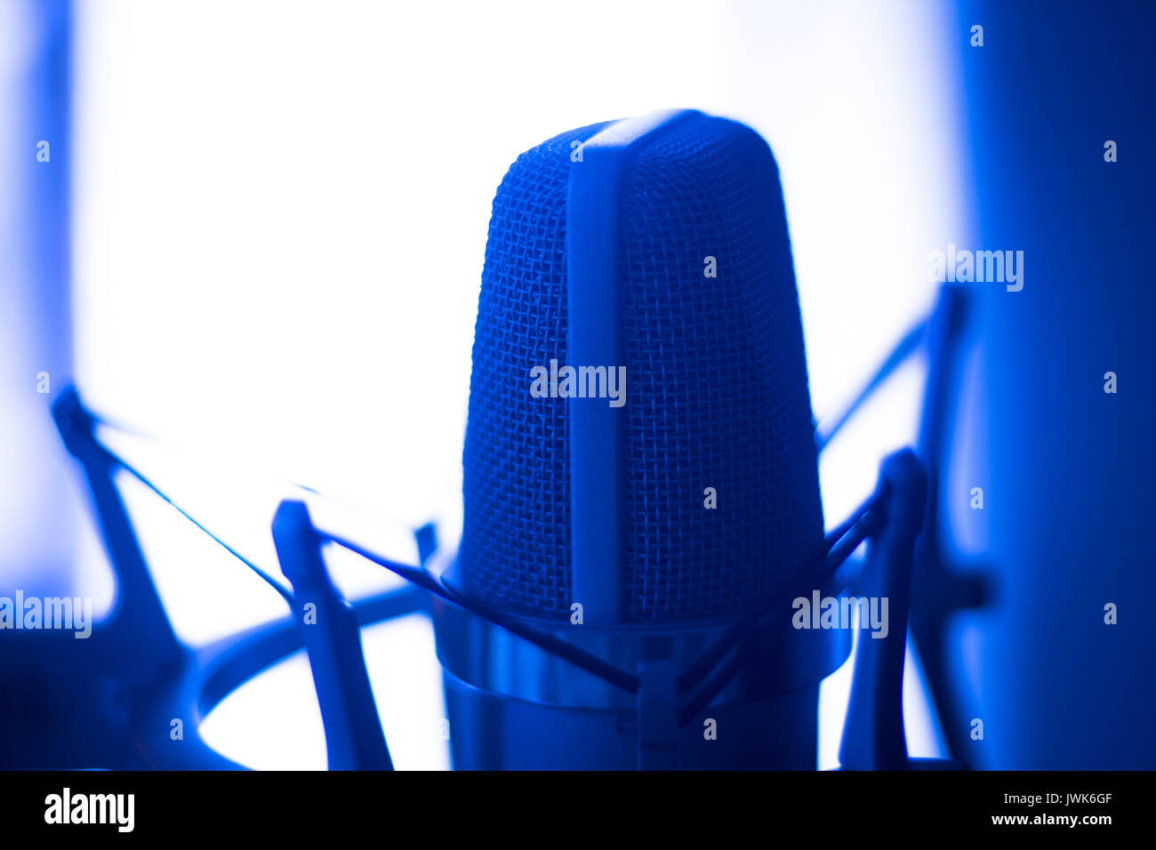 Studio vocal large diaphragm condenser voiceover recording microphone ...