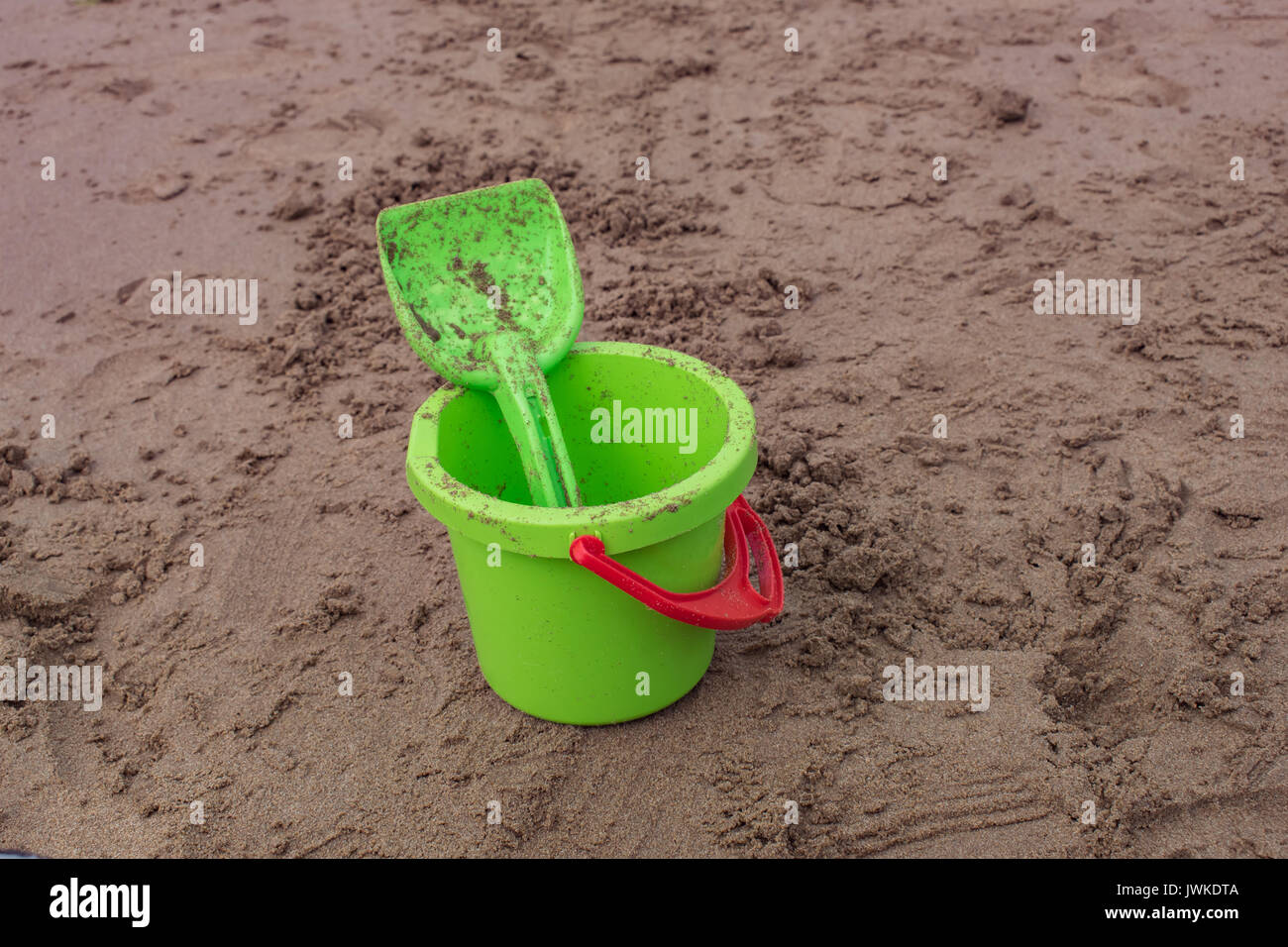 Green sand bucket hi-res stock photography and images - Alamy