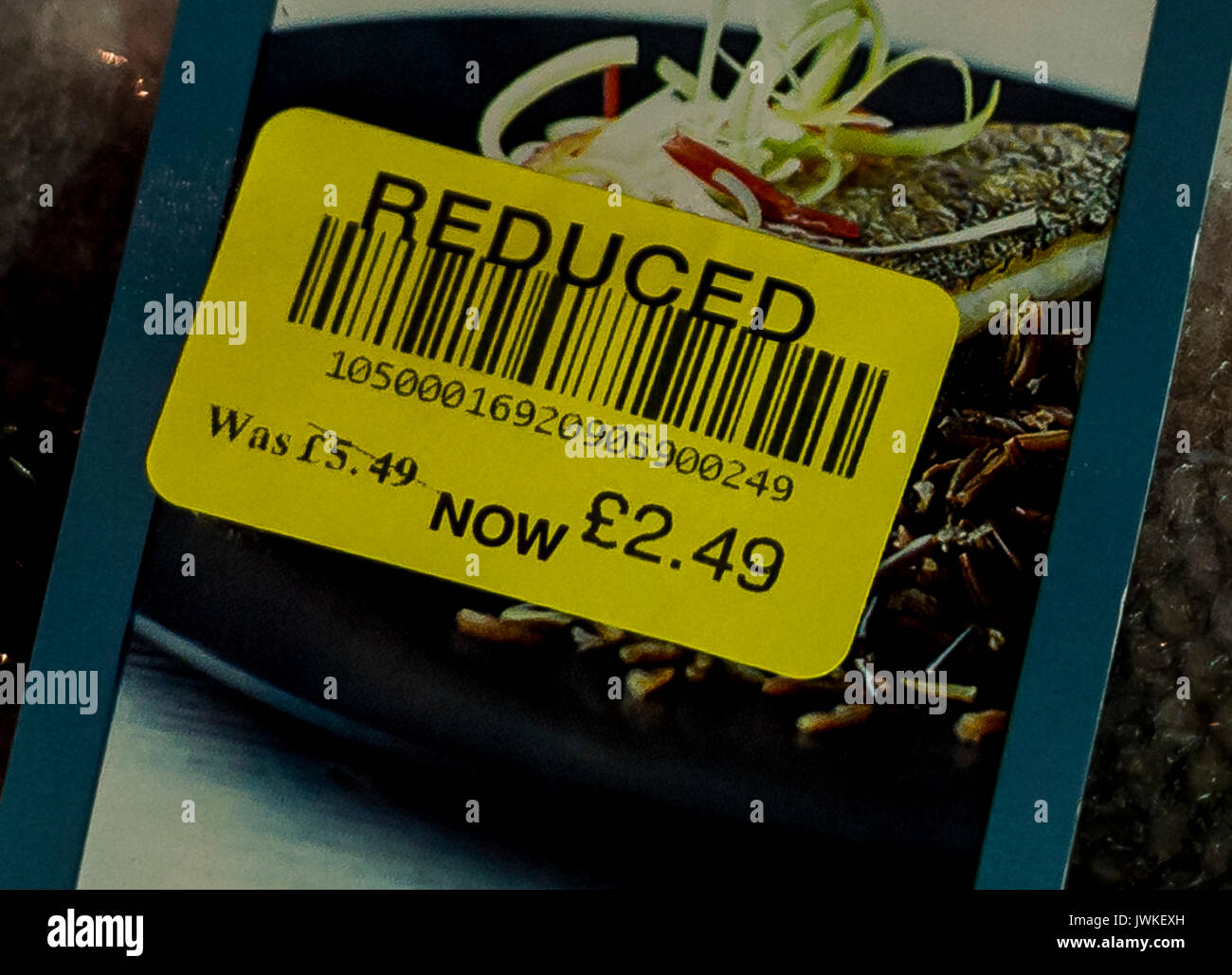 Reduced food yellow sticker hi-res stock photography and images - Alamy