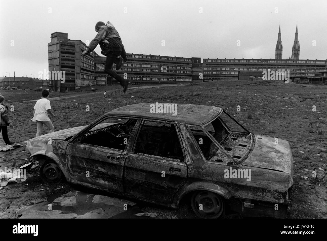 Divis flats belfast hi-res stock photography and images - Alamy