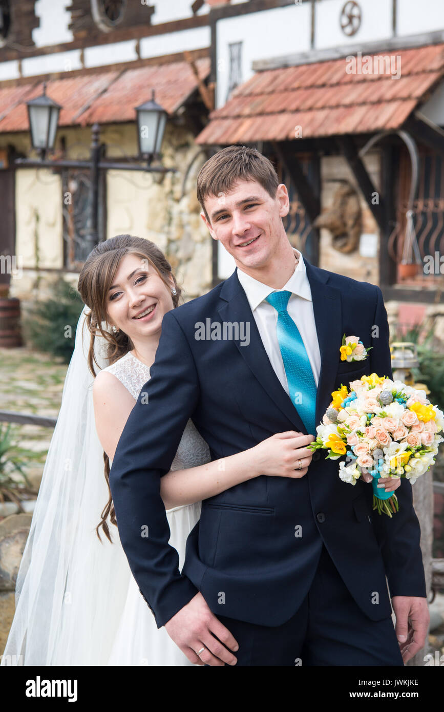 Beautiful married couple in the wedding day Stock Photo - Alamy