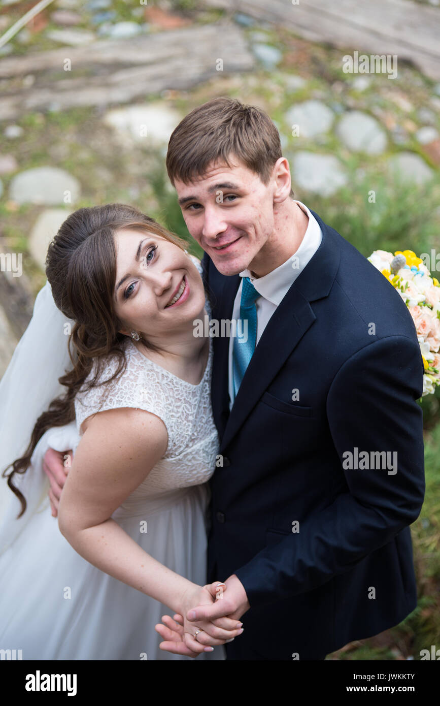 Beautiful married couple in the wedding day Stock Photo - Alamy