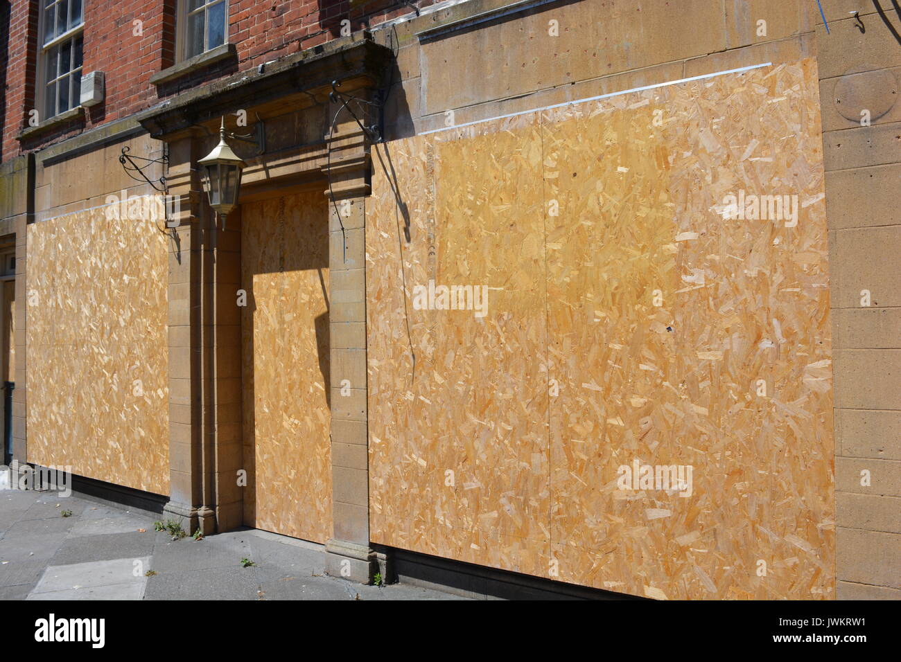 Boarded up building Stock Photo - Alamy