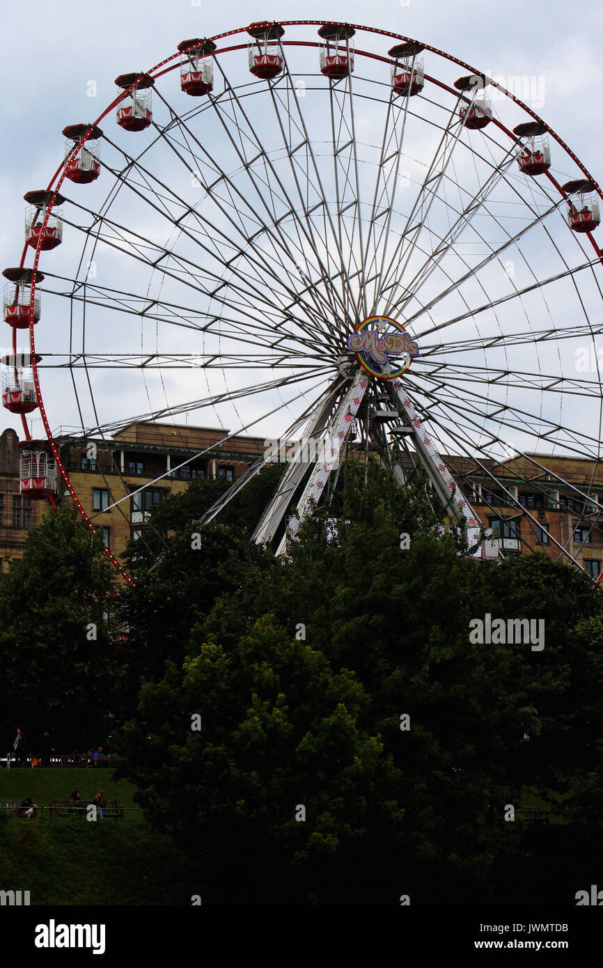 ferris wheel edinburgh Stock Photo - Alamy