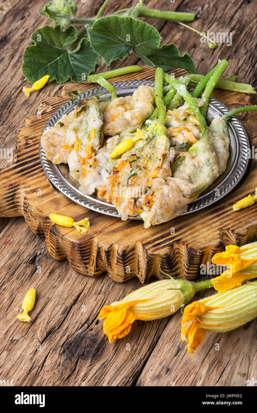 Edible zucchini flower hi-res stock photography and images - Alamy