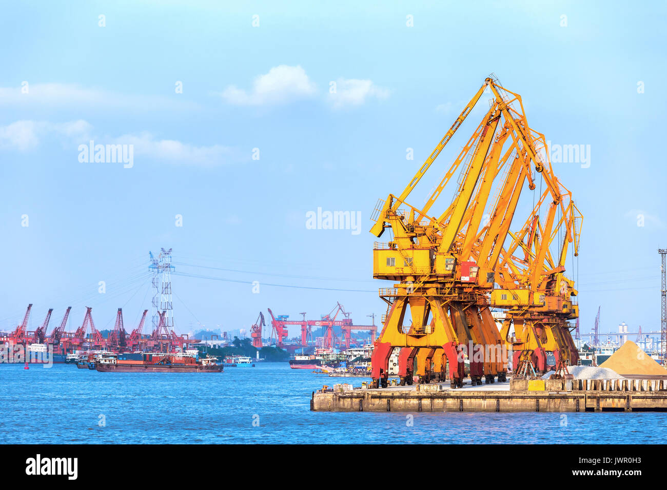 Deep sea pier Stock Photo - Alamy