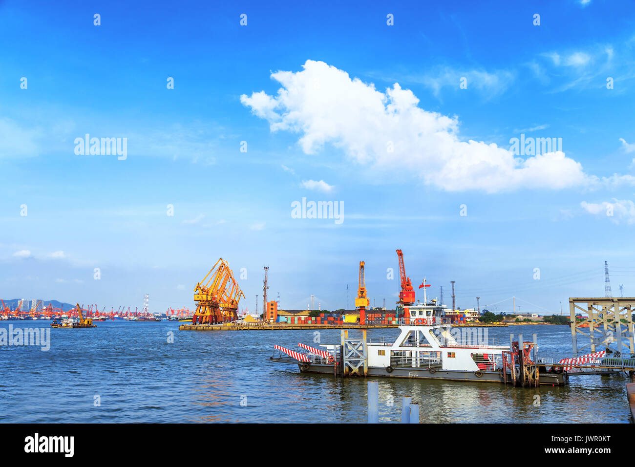 Deep sea cargo ships hi-res stock photography and images - Alamy