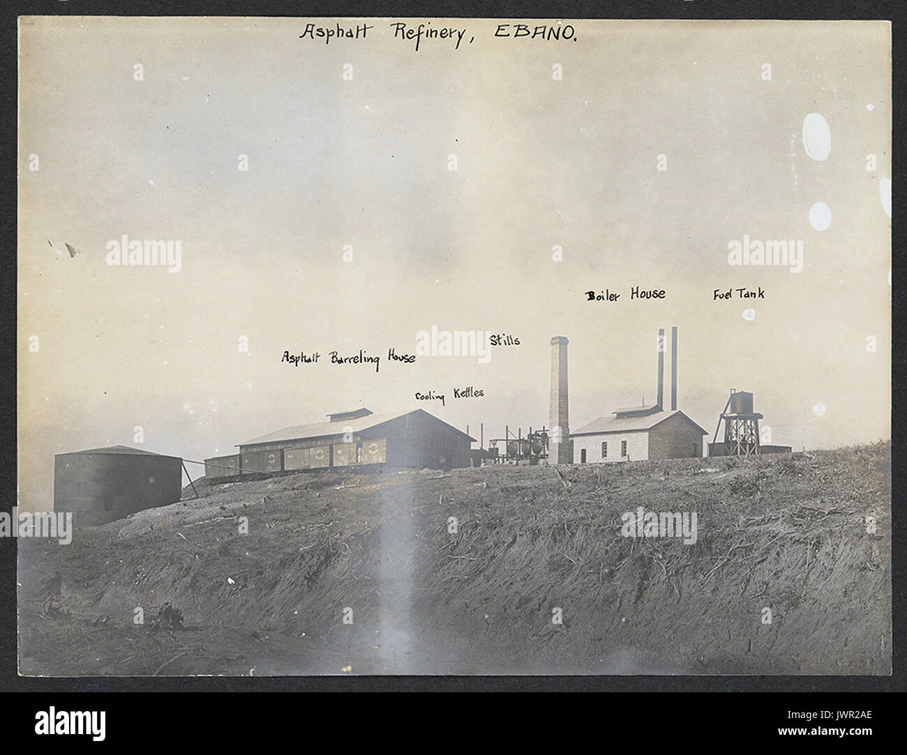 Asphalt refinery hi-res stock photography and images - Alamy