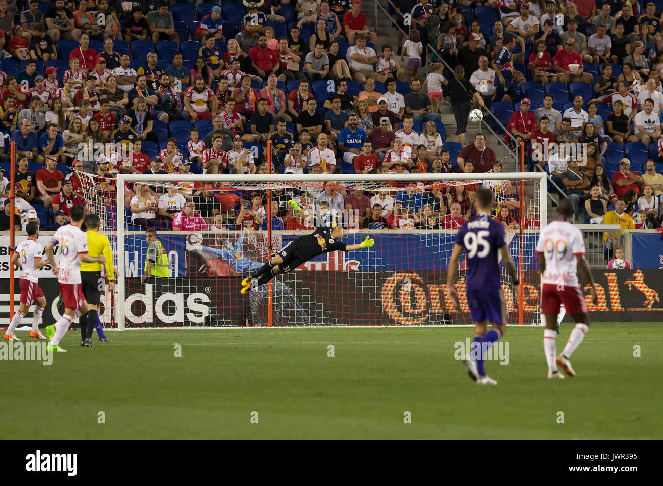 Harrison, United States. 12th Aug, 2017. Goalkeeper Luis Robles (31) of ...