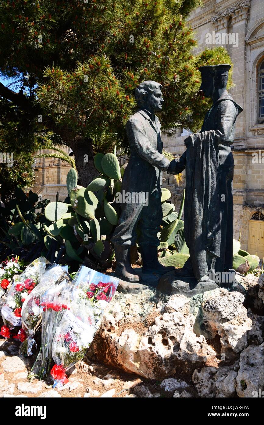 Vittoriosa freedom monument hi-res stock photography and images - Alamy