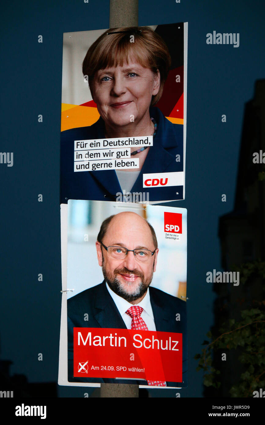 2017 election campaign poster hi-res stock photography and images - Alamy