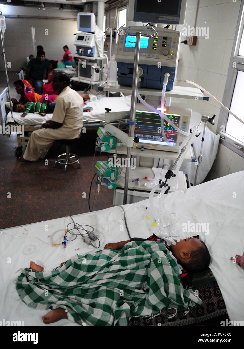 Hospital icu india hi-res stock photography and images - Alamy