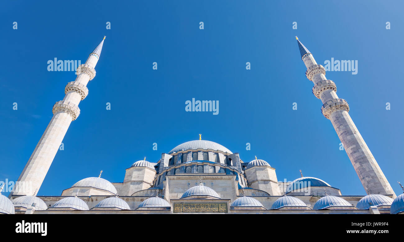 Larg hill High Resolution Stock Photography and Images - Alamy