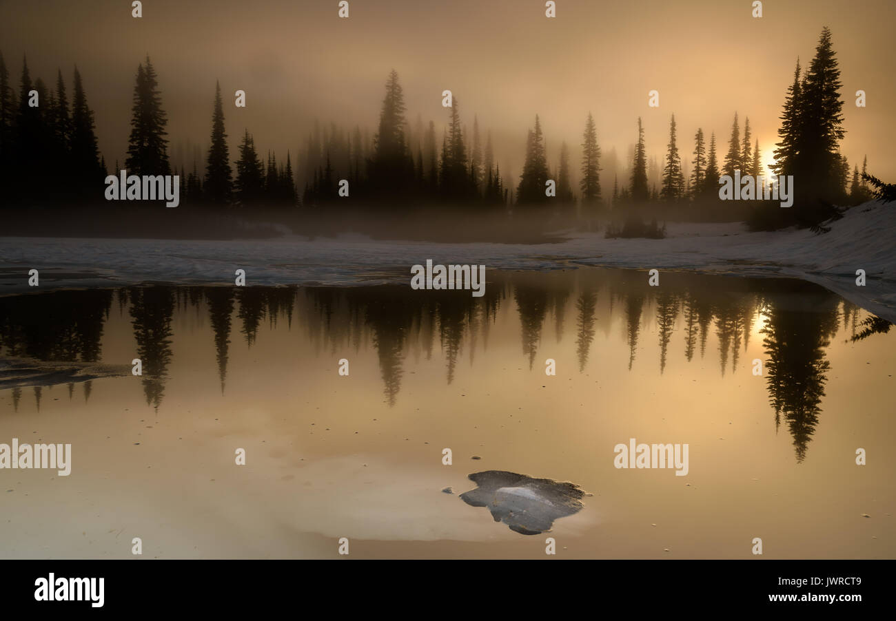 Mt rainier sunset lake hi-res stock photography and images - Alamy