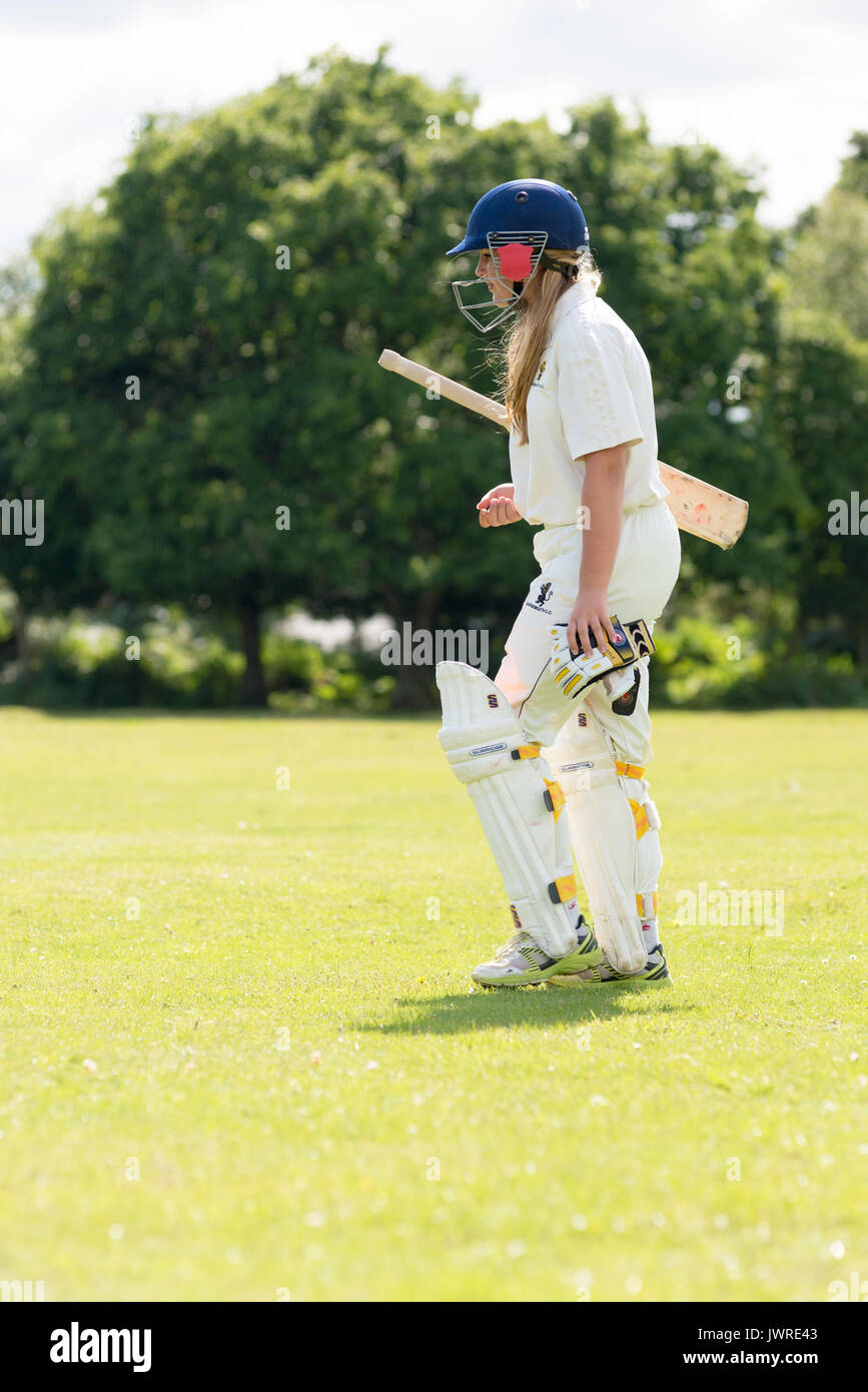 Cricket hampshire uk hi-res stock photography and images - Alamy