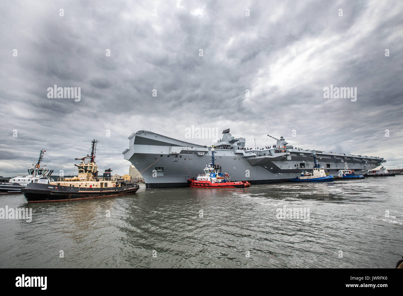 Aircraft Carrier Queen Elizabeth Launch Stock Photo - Alamy