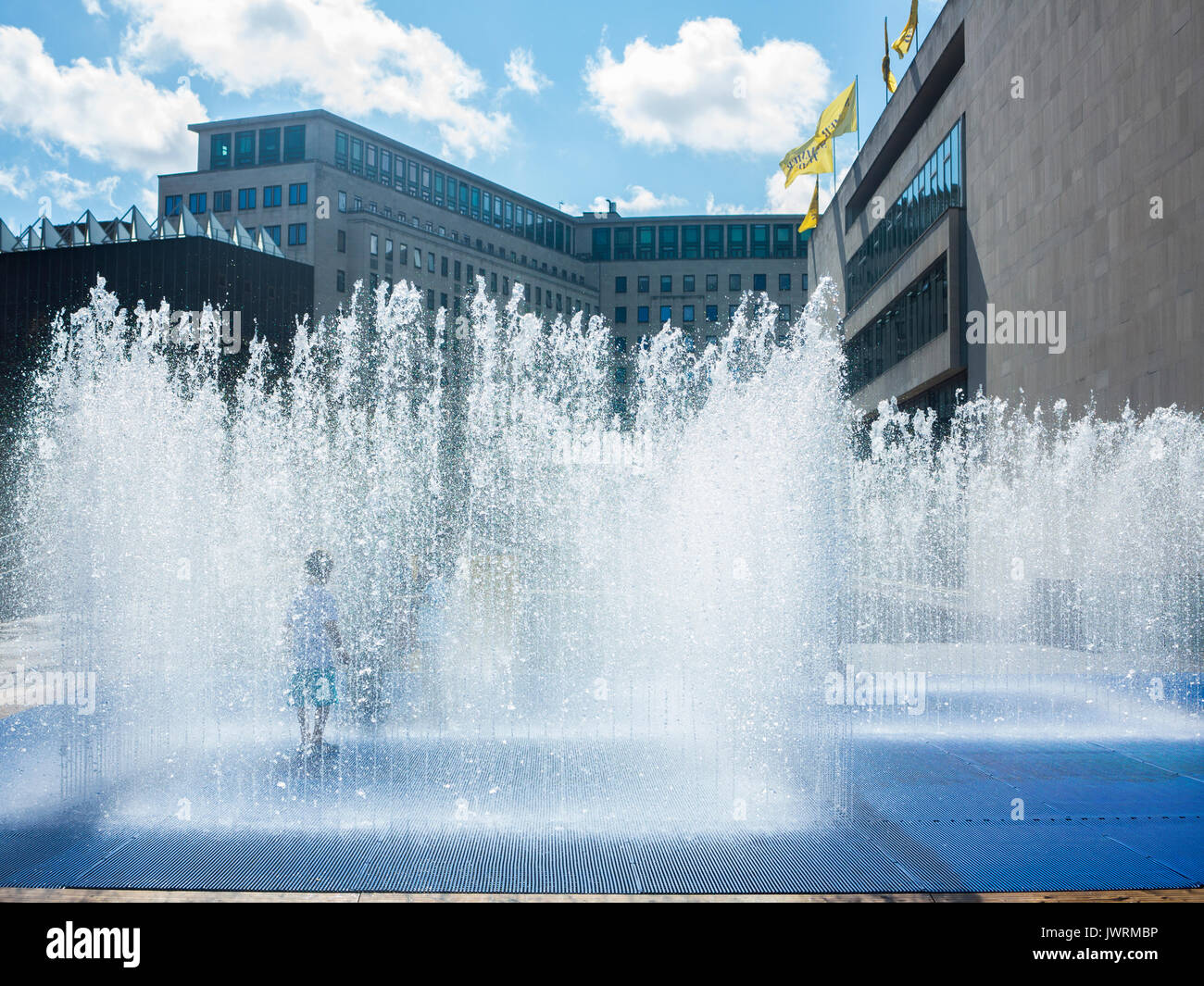 Kids getting soaking wet hi-res stock photography and images - Alamy
