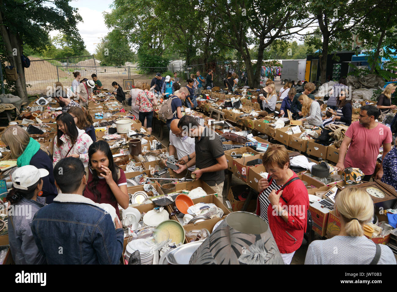 Mauerpark flea market in Prenzlauer Berg, Berlin Stock Photo - Alamy