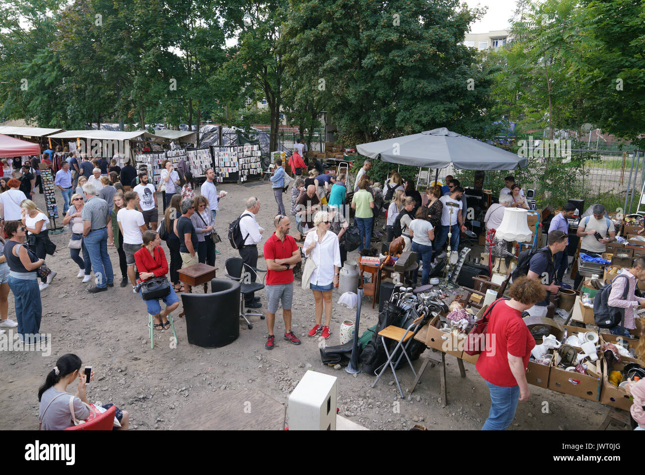 Mauerpark flea market in Prenzlauer Berg, Berlin Stock Photo - Alamy