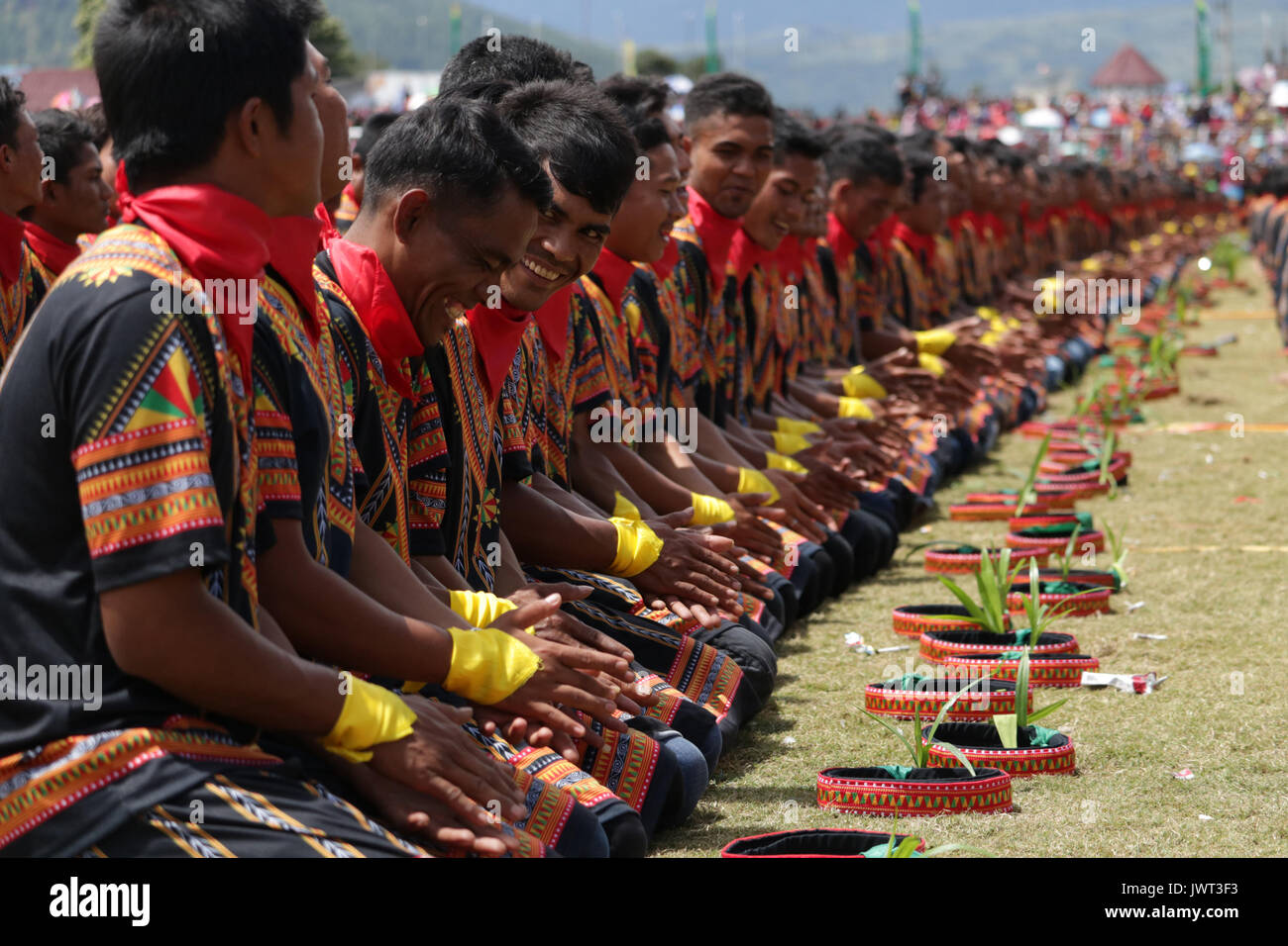 Saman dance indonesia hi-res stock photography and images - Alamy